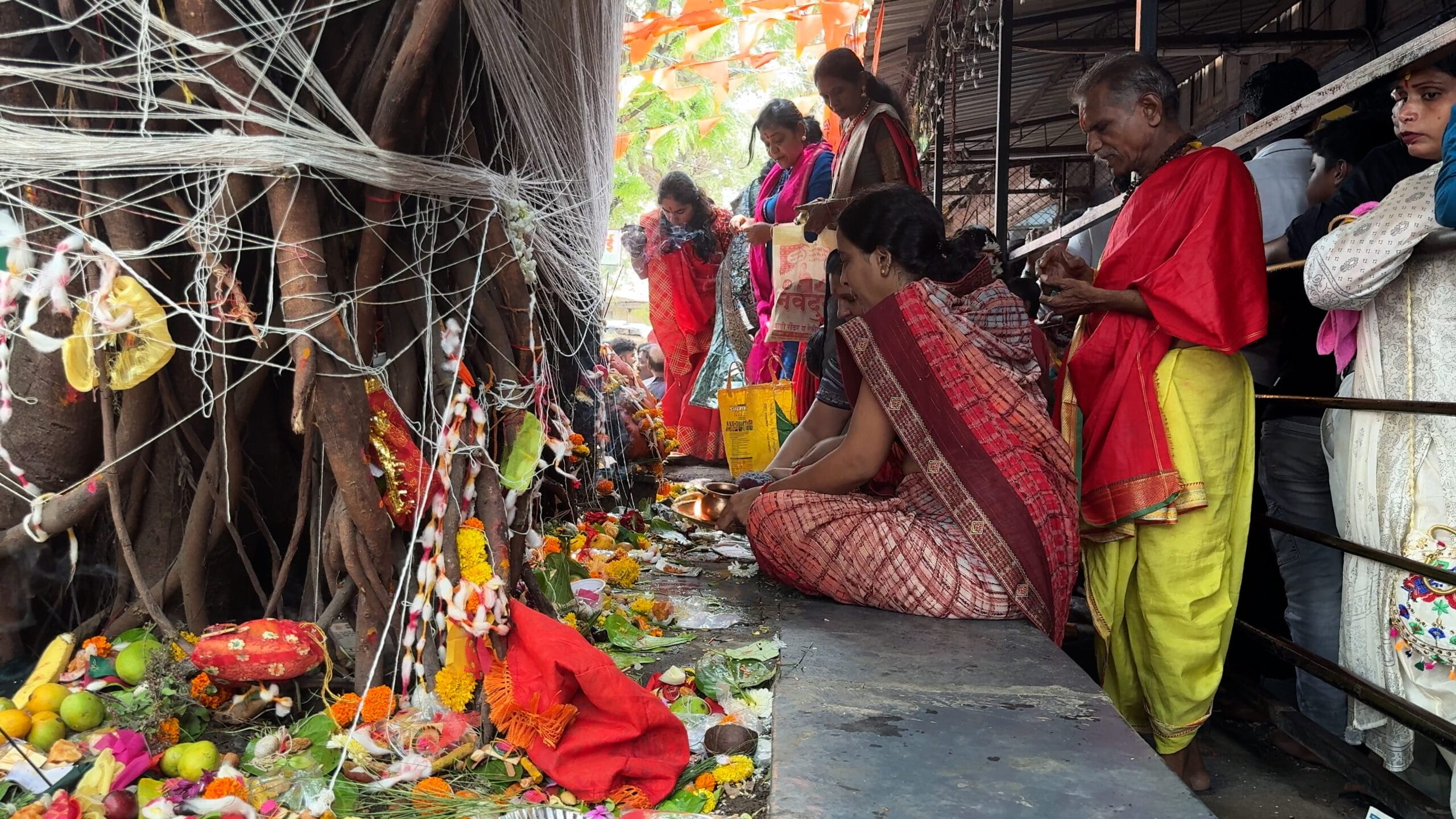 Vat Purnima 2025: Date, Time, Puja Vidhi, Muhurat & Significance