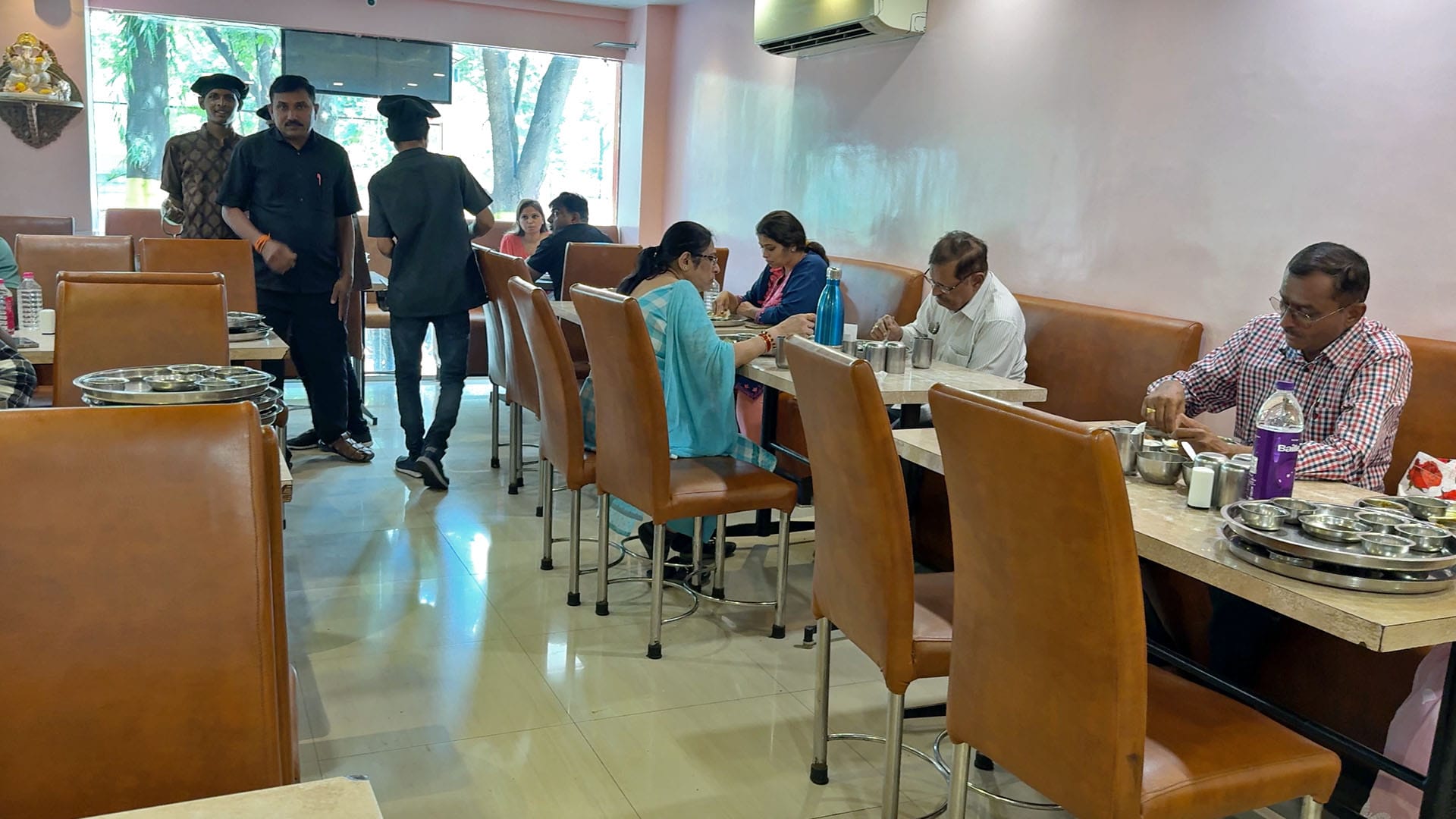 Shagun Dining Hall Nashik: Delicious Gujarati Thali at Just Rs 210/-